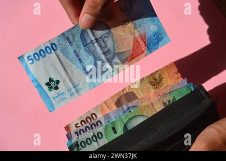 Flat lay of the rupiah currency from Indonesia Stock Photo - Alamy