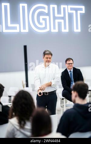 Dr. Stefan Traeger, CEO, Jenoptik AG rechts Dr. Karl Lamprecht ...