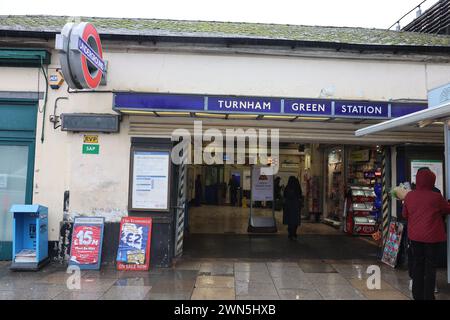 Turnham Green London Underground Station Stock Photo - Alamy