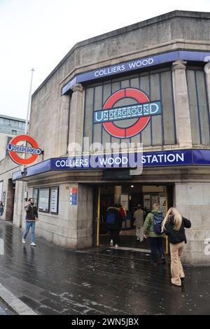 Colliers Wood London Underground Station Stock Photo - Alamy