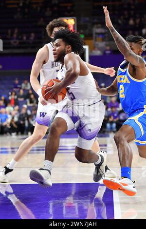 Seattle, WA, USA. 29th Feb, 2024. Washington Huskies center Braxton ...