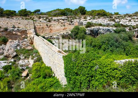 Victoria Lines Fortification Walls - Malta Stock Photo - Alamy