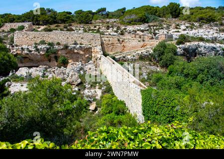 Victoria Lines Fortification Walls - Malta Stock Photo - Alamy