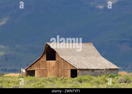 River Ranch barn, Oregon Outback Scenic Byway, Summer Lake Wildlife ...