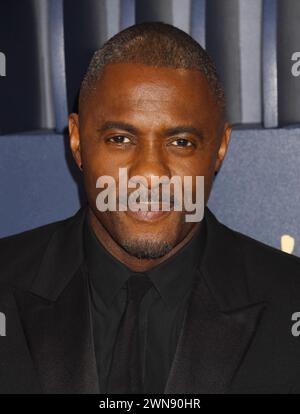 Idris Elba attends the 30th Annual Screen Actors Guild Awards at Shrine ...
