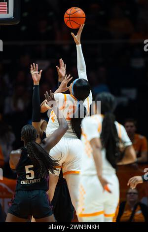 February 29, 2024: Tamari Key #20 of the Tennessee Lady Vols battles ...