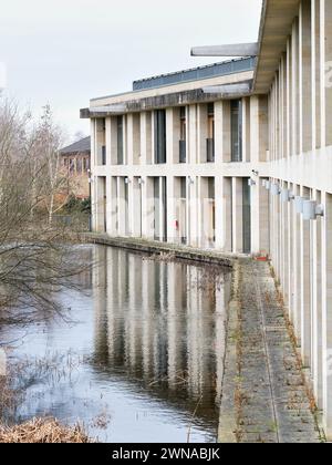 Sci-Tech building at Oundle - England - public (i.e.private) 11-18 co ...