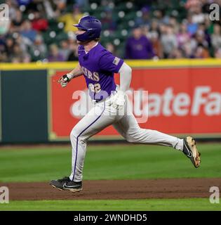LSU first baseman Jared Jones (22) gets a Arkansas runner out during an ...