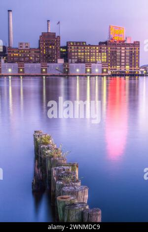 Baltimore Harbor, Domino Sugar Factory, Maryland Stock Photo - Alamy