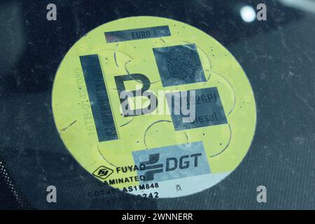 Environmental label to classify vehicles according to their energy ...