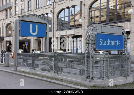 Deutschland, Berlin, U-Bahnhof Stadtmitte, Bahnhof der U-Bahn-Linien U2 ...