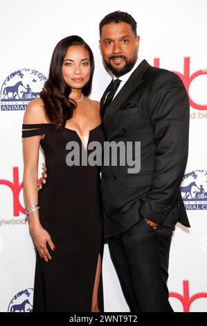Rochelle Aytes mit Ehemann CJ Lindsey bei der Verleihung der 9 ...