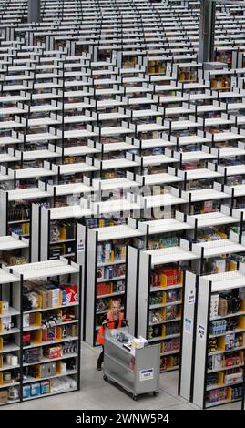 23/11/12 Amazon Fulfillment and distribution Centre, Rugeley ...