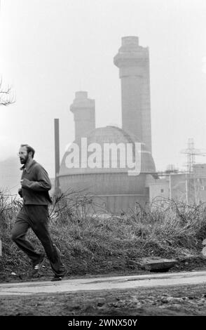 Nuclear energy UK 1980s. Calder Hall Nuclear Power Station processing ...