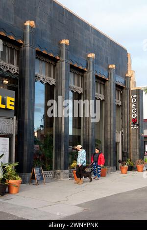 vintage art deco bank interior Stock Photo - Alamy