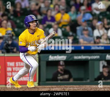 LSU infielder Steven Milam (4) during an NCAA College World Series ...
