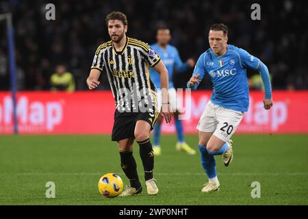 Manuel Locatelli of Juventus FC competes for the ball with Matteo ...