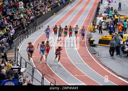 Start of the 3000m men’s final at the World Athletics Indoor ...