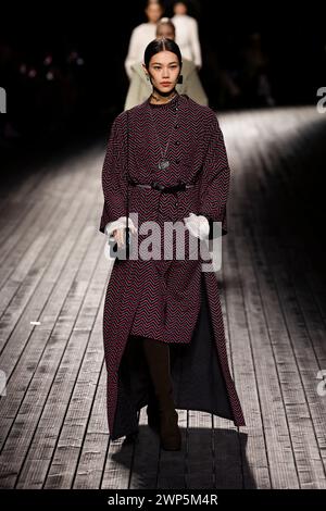 Paris, France. 05th Mar, 2025. Model Libby Taverner walks on the runway ...