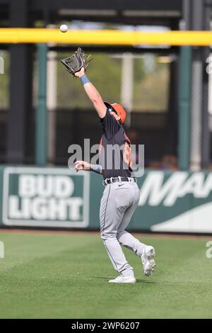 Atlanta Braves' Nacho Alvarez Jr. hits a two-run double during the ...