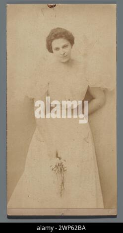 Portrait of Wanda Siemaszkowa (1867-1947), actress (view from the knees ...