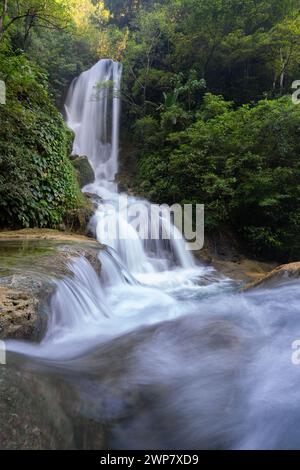 The Lokomboro Waterfall on Sumba Island, Indonesia Stock Photo - Alamy