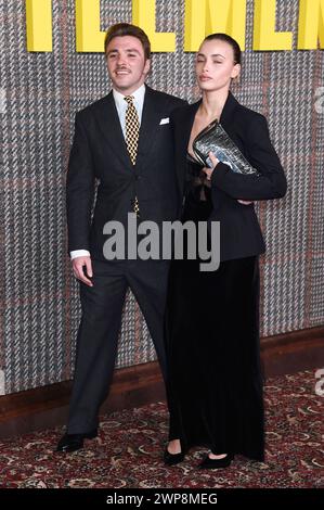 Rocco Ritchie mit Freundin Olivia Monjardin bei der Premiere der ...