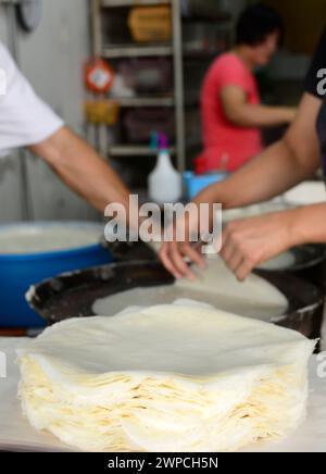 Kway Guan Huat Popiah skin (thin paper-like crepe) factory in Singapore ...