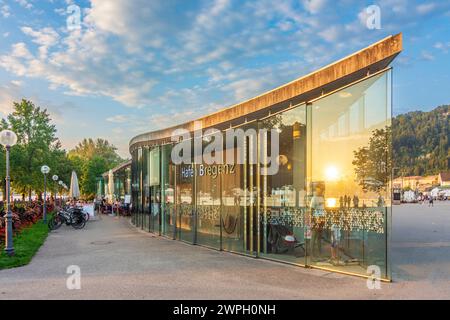 Bregenz: house restaurant „Welle“ at harbor in Bodensee (Lake Constance ...