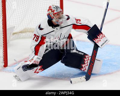 Washington Capitals goaltender Charlie Lindgren (79) in action during ...