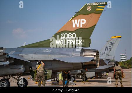 Members from the 80th Fighter Generation Squadron provide maintenance ...