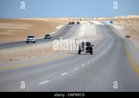 Road trough the desert Riyadh-Mecca highway in Saudi Arabia Stock Photo ...
