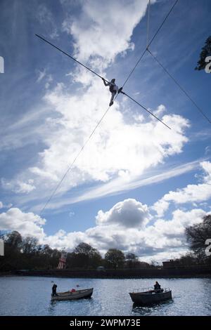 29/04/16 Fearless tightrope walker Christopher Bullzini, recreates the ...