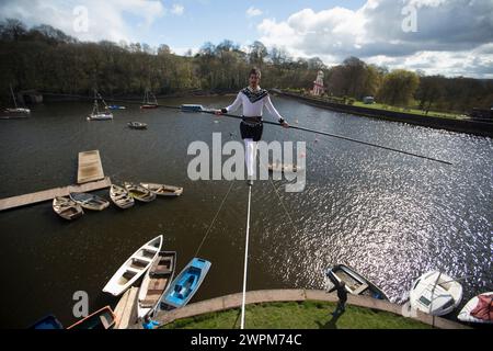 29/04/16 Fearless tightrope walker Christopher Bullzini, recreates the ...