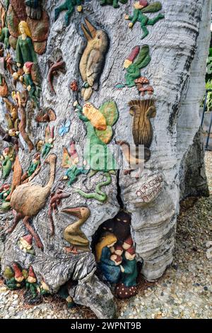 The Fairies Tree carved by Ola Cohn, Fitzroy Gardens, Melbourne ...