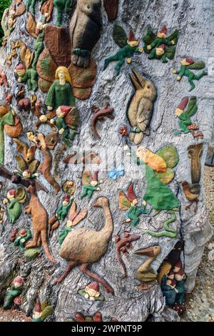 The Fairies Tree carved by Ola Cohn, Fitzroy Gardens, Melbourne ...