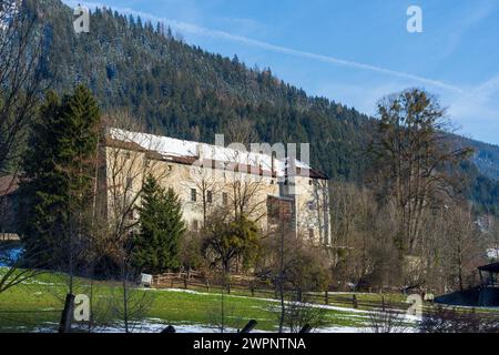 Rottenmann: Schloss Grünbühel (Schloss Grünbichl) Castle in Gesäuse ...