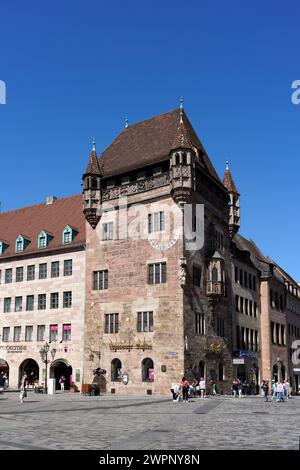Nassauer Haus, historic residential tower with sundial and angel ...