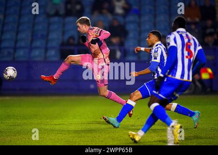 Patrick Bamford of Sheffield United scores to make it 2-0 during the ...