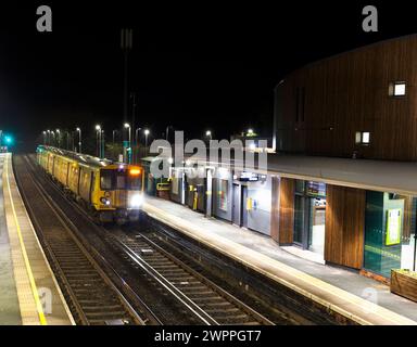 Merseyrail electrics class 507 third rail electric train 507014 at ...