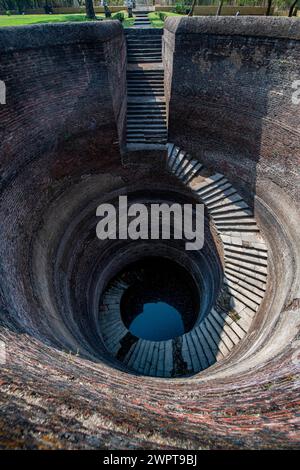 Helical Stepwell, Unesco site Champaner-Pavagadh Archaeological Park ...
