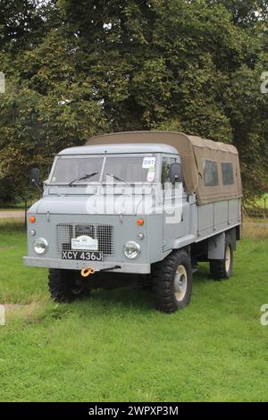 LAND ROVER DEFENDER SERIES 2 FORWARD CONTROL Stock Photo - Alamy