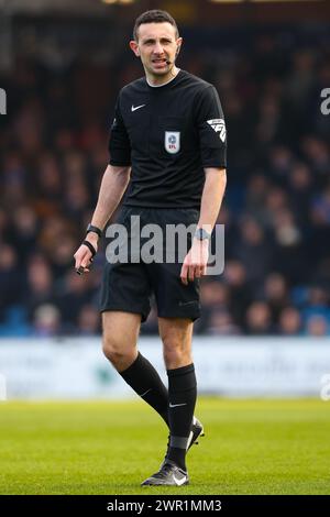 Referee Tom Reeves during the Sky Bet League One match at the Pirelli ...