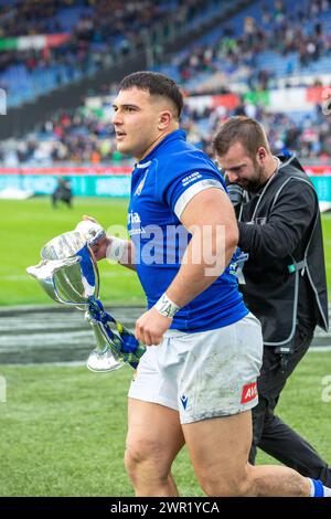 The Scotland team with the Cuttitta Cup after Scotland's win Over Italy ...