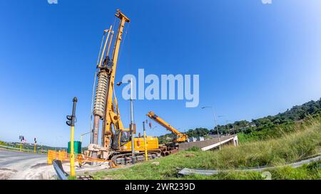 Construction Vertical Drilling Pylon Machine with Steel foundation cage ...
