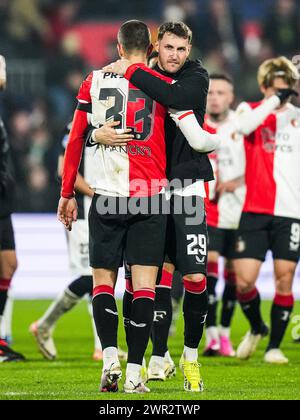 ROTTERDAM - (l-r) David Hancko of Feyenoord, Santiago GimÃ©nez of AC ...