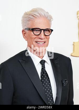 Ted Danson walking on the red carpet at the 31st Annual Critics Choice ...