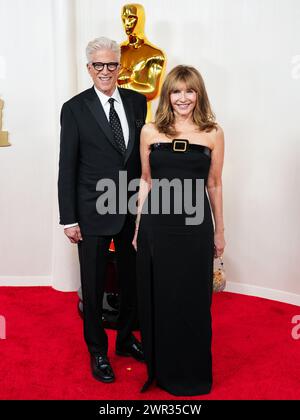Ted Danson walking on the red carpet at the 31st Annual Critics Choice ...