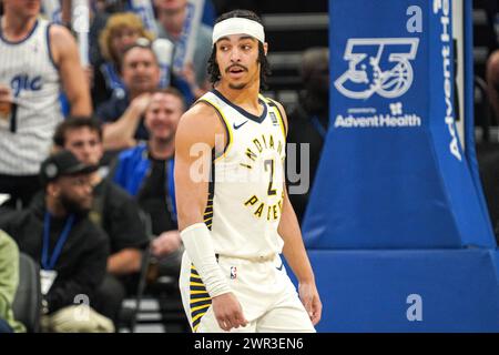 Indiana Pacers guard Andrew Nembhard (2) looses the ball in front of ...