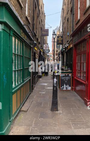 London victorian alley Street Stock Photo - Alamy